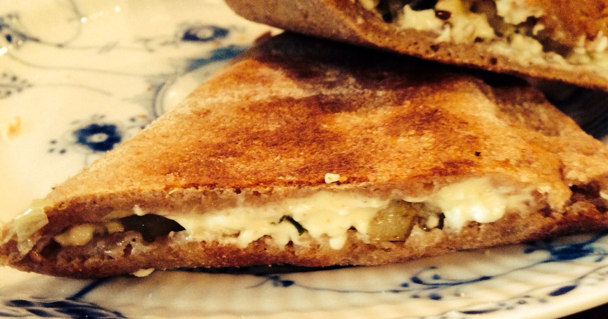 Turkkilainen feta \"calzone\" eli gözleme | Kasvis | Soppa365