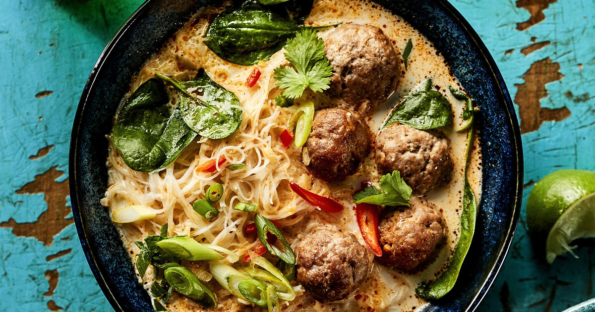 Nuudeli-lihapullakeitto | Liha, Arjen nopeat | Soppa365